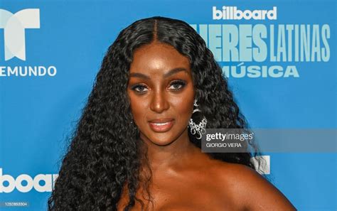 Us Singer Amara La Negra Arrives For The Billboard Mujeres Latinas En