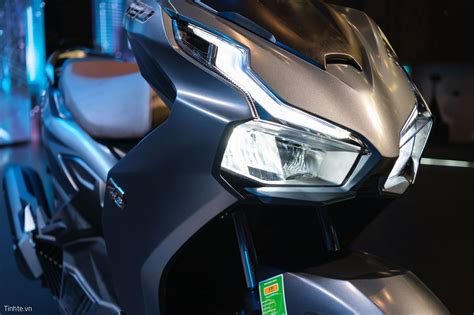 Ra giấy trên dưới 60 triệu, chọn Honda Air Blade 160 hay Honda Vario ...