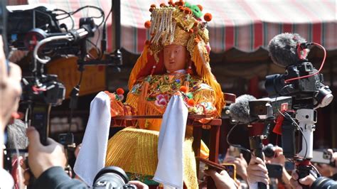 媽祖出轎進朝天宮神龕，一鏡到底，賜福，2023白沙屯媽祖往北港進香 Youtube