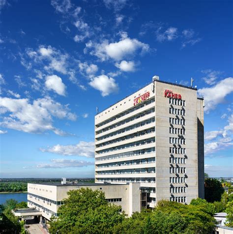 УМБАЛ КАНЕВ АД Уорън Милс е бритаски гражданин с направена преди години вазектомия който