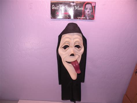 2000 Vintage Fun World Scary Movie Spoof Mask Ghost Face Scream Tongue