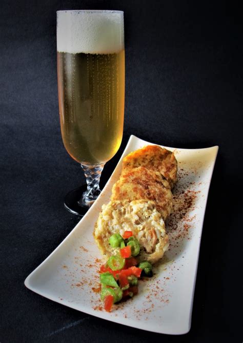 Vis En Rijstballetjes Met Pikante Saus Bier Cuisine
