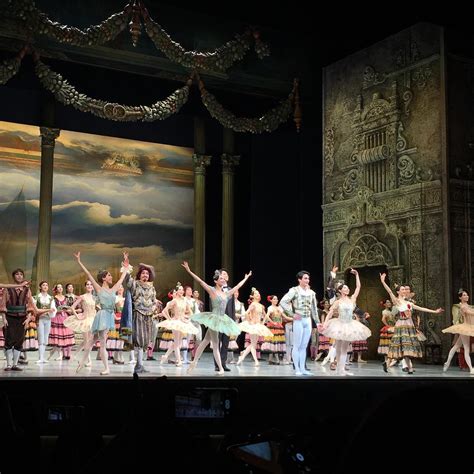 국립발레단 돈키호테 저녁공연 커튼콜 국립발레단 돈키호테송정빈안무가수석무용수박슬기발레리나 이재우발레리노 구현모발레리노김기완발레리노조연재발레리나예술의전당