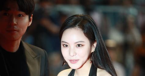부산국제영화제 레드카펫 밟는 이열음 스경포토