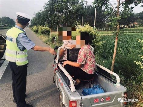 最新消息！即日起，武邑交警严管严查农村公路三轮车违法载人危害