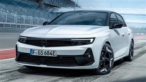 Opel Astra Gse Debuts As Hybrid Hatch And Wagon Hot Duo With 225 Hp