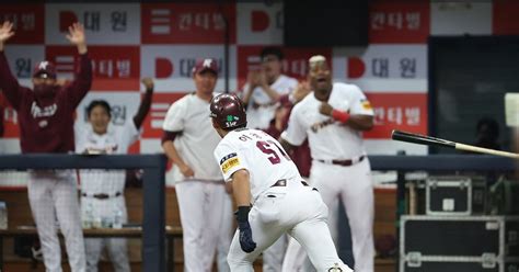 이정후 솔로홈런