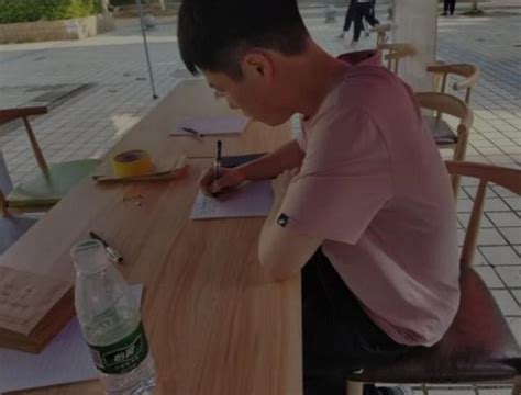 我校开展品家书以明志书家信以笃行母亲节感恩主题教育活动 共青团湖南城市学院委员会