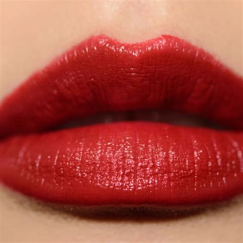 Shiseido Scarlet Rush (204) VisionAiry Gel Lipstick Review & Swatches