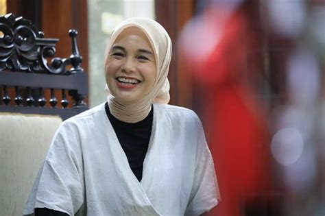 5 Potret Cantik Siti Atikoh, Istri Ganjar Pranowo yang Masih Awet Muda di Usia 51 Tahun ...