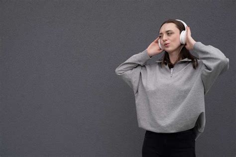 9 Best Noise Canceling Headphones For 2024 Ap Buyline Shopping