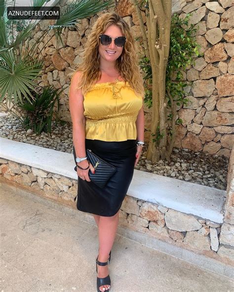 Faye Mckeever Feet Aznudefeet