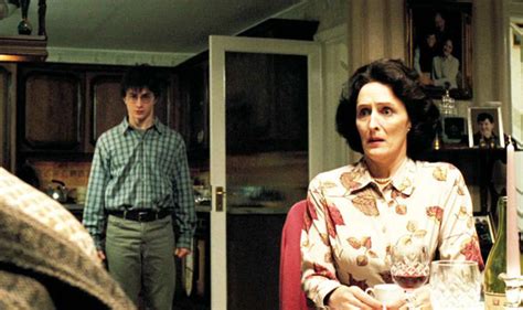 Harry Potter Shock Theory Aunt Petunia Was A Witch All Along Films