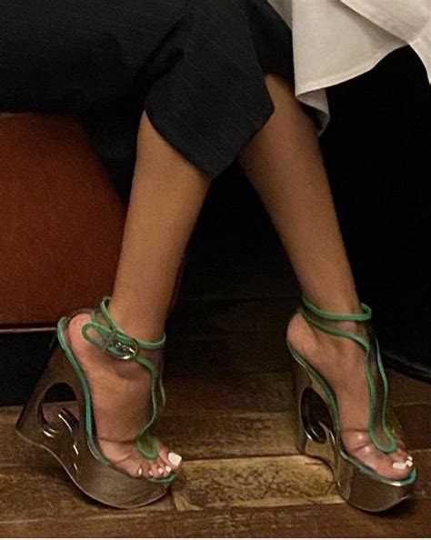 Malee Nguyen Feet