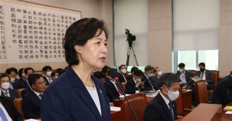 추미애 아들 병역 기록 요구했다가 법사위 여·야의원 설전