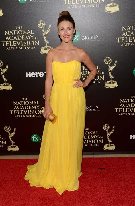 Elizabeth Hendrickson Net Worth Wiki Age Weight And Height
