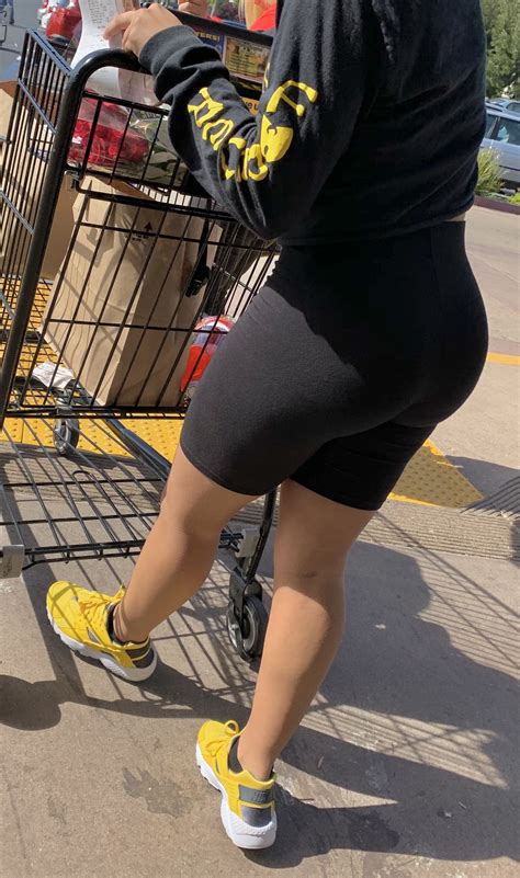 Teen With A Fat Round Ass In Leggings Spandex Leggings And Yoga Pants