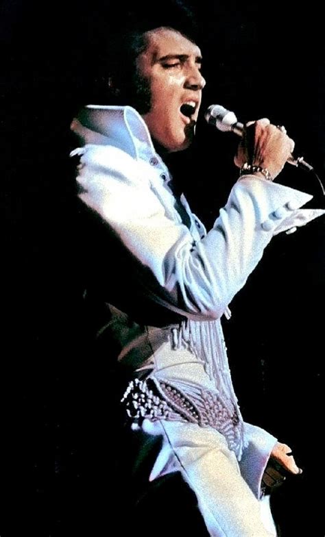 Pin tillagd av Petra Perez på Elvis