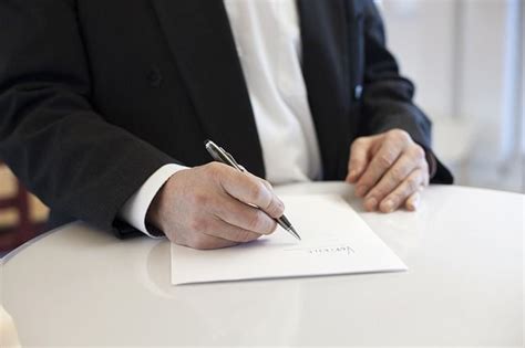 Cómo hacer un contrato de Adhesión Ejemplos 4 pasos Trabajo