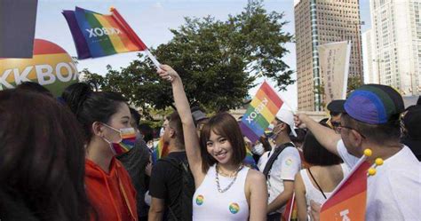 現身同志大遊行！陳芳語用「胸前兩點貼彩虹」力挺 現場全嗨翻 娛樂 Ctwant
