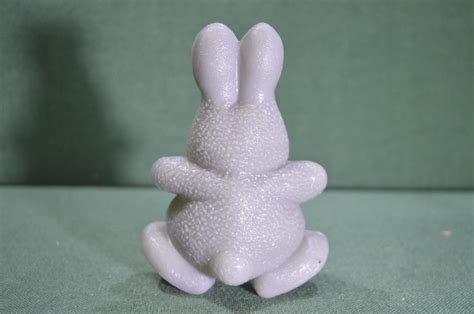 Купить Игрушка пластмассовая Заяц зайчик серый с красными глазами Клеймо 25 коп Пластмасса