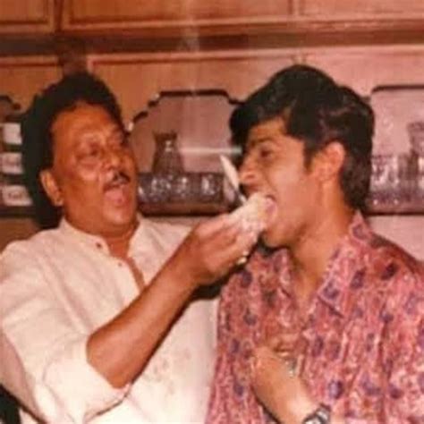 Krishnam Raju Rare Photos మీ స్మృతిలో కృష్ణంరాజు తల్లిదండ్రులు ఫ్యామిలీ సహా ఇతర హీరోలతో రేర్
