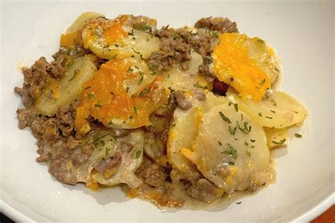 Cheesy Ground Beef And Potatoes Recipe