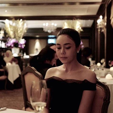 ตกใจทั้งโลก เมื่อ ยุวเรต ศรุตานนท์ โชว์หน้าสดๆ ลงโซเชียลครั้งเเรก