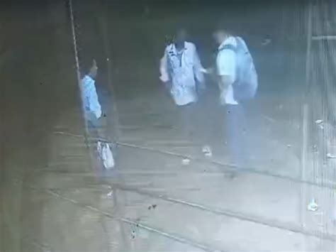 Knife Attack In Raipur Liquor Shop And On Road Video रायपुर में शराब