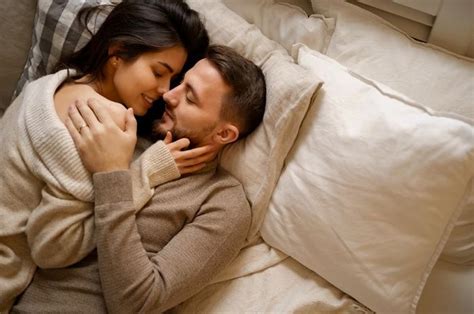 Rutin Konsumsi Obat Kuat Tiram Dijamin Aktivitas Seksual Bersama Pasangan Malam Ini Makin