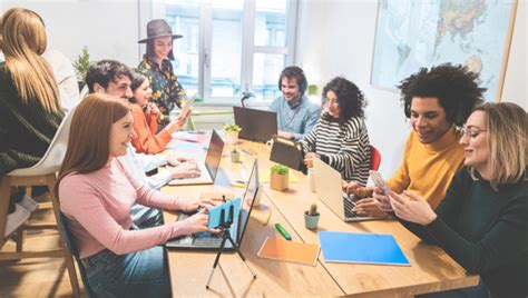 Судалгаагаар Z үеийнхний 63 хувь нь ажлын байран дээрээ сайн найзтай байдаг гэсэн дүн гарчээ