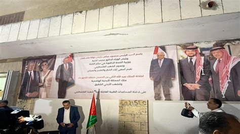 وزارة الصحة الفلسطينية تتسلم 6 شاحنات أدوية ومعدات طبية من الأردن