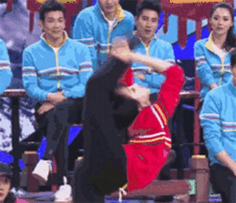 程潇水上瑜伽动图 瑜伽动图图片大全 瑜伽卡通动图 大山谷图库