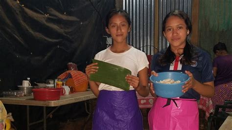 Chicas Salvadoreñas Haciendo Pisques El Salvador Xd Youtube