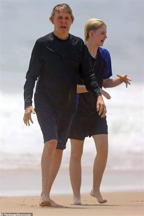 Pin By Evelin K On Beatrice Mccartney Paul Mccartney Lennon And Mccartney John Lennon Beatles