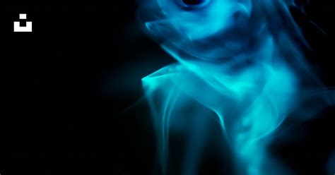 파란색과 녹색 연기 그림 사진 Unsplash의 무료 폴란드 이미지