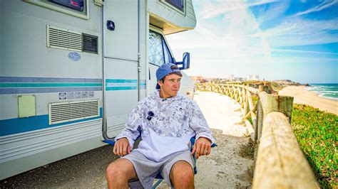 Чиню холодильник в автодоме - YouTube