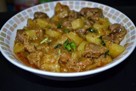 Food And Beyond Aloo Mutton Currypotato Mutton Curry Indian Cooking