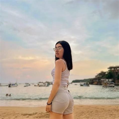 diana lau cumm on threads