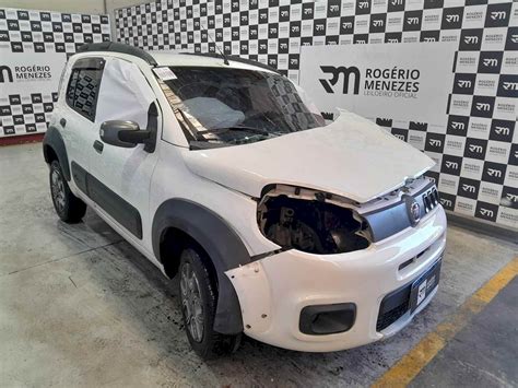 SUCATA DE FIAT UNO WAY 1 0 2015 2015 GASOLINA Rogério Menezes