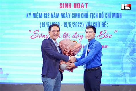 NHÀ HÁT KỊCH VIỆT NAM TƯNG BỪNG TỔ CHỨC CHƯƠNG TRÌNH NGHỆ THUẬT ĐẶC BI