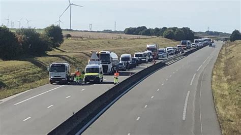 l autoroute a29 coupée dans le sens amiens saint quentin après un
