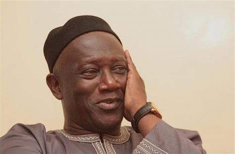 Menacé par Kocc Serigne Mbacké Ndiaye fait un don de plus dun million