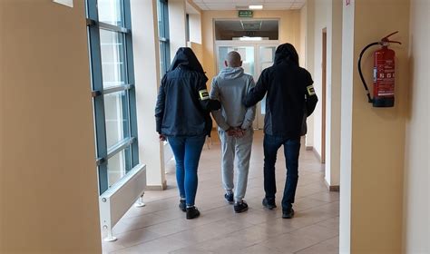Pobicie 9 miesięcznego dziecka w Tomaszowie Rodzice z zarzutami Matka