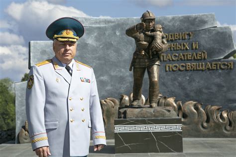 Памятник Подвигу пожарных и спасателей посвящается Главное управление МЧС России по