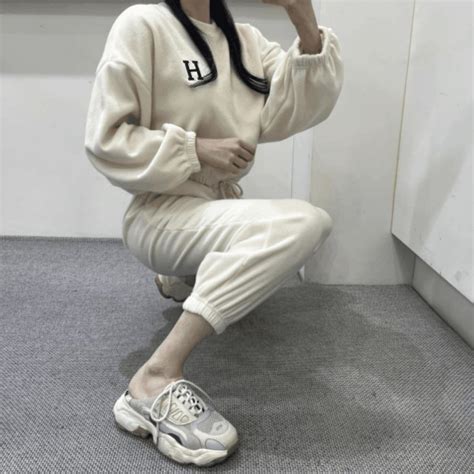 후리스 H자수 맨투맨 조거 트레이닝세트 에이블리