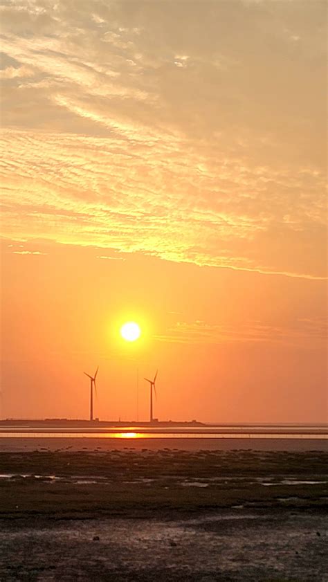 경환 📌 내가 바라는 세상 1 서로 존중하는 세상 사람들이 서로 다름을 이해하고 비교와 경쟁보다 존중과 배려로 함께 살아가는 세상 2 공정하고 투명한 세상 권력과