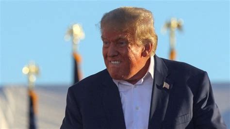 Дональда Трампа пустят обратно в Фейсбук и Инстаграм Bbc News