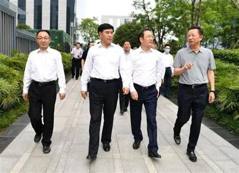 重庆市委常委、政法委书记刘强率队赴四川学习考察