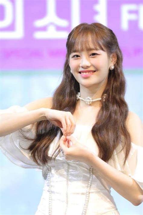 本月少女成员chuu被爆料将签约新经纪公司by4m Studio活动双方郭明东